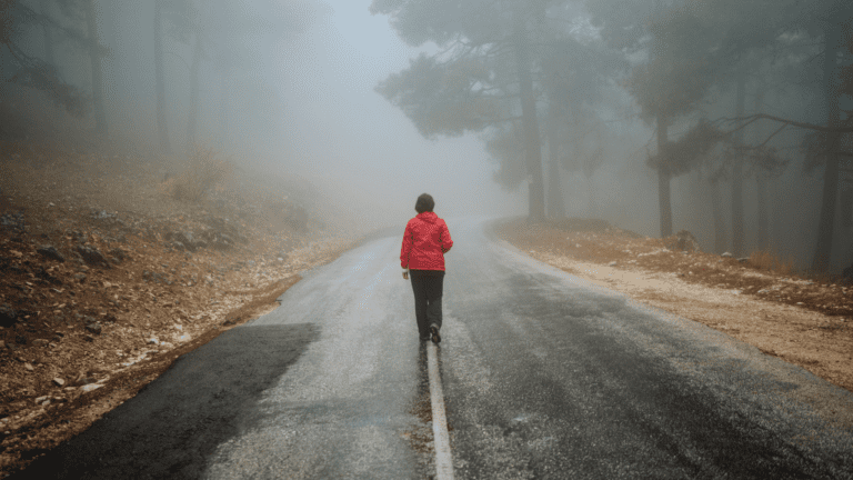How To Be Happy Alone Without Friends - Leal Mind
