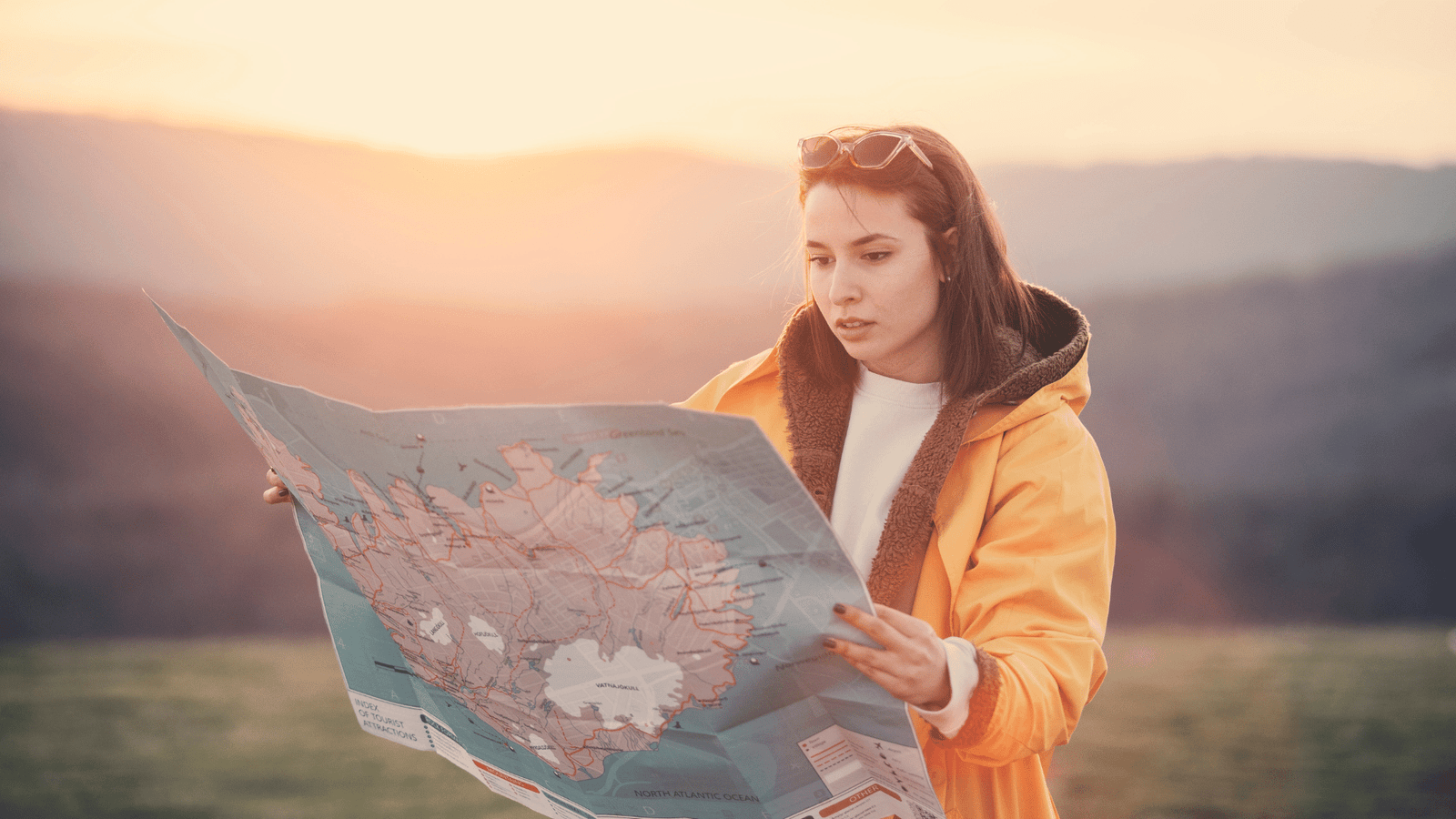 How To Be Happy Alone Without Friends | Leal Mind